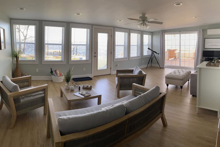 Cozy Riverfront Cottage With An Amazing View, Minutes From Downtown New Bern. - New Bern, NC