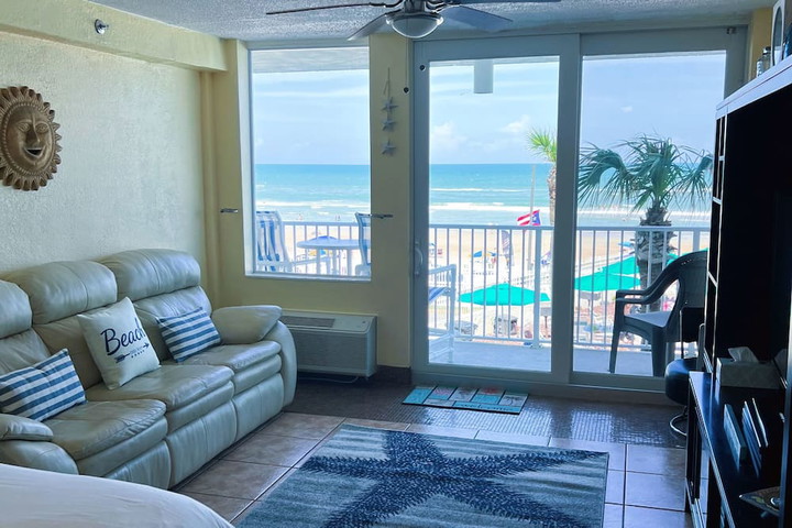 Salty ~ Wishes ~ Oceanfront Condo - Daytona Beach, FL