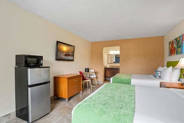 Vibrant Room W 2 Dbl Beds Near Local Attractions & Restaurants - Kissimmee