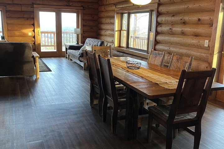 Cozy 3 Story Log Cabin With Space For The Entire Family And An Amazing View - Wisconsin