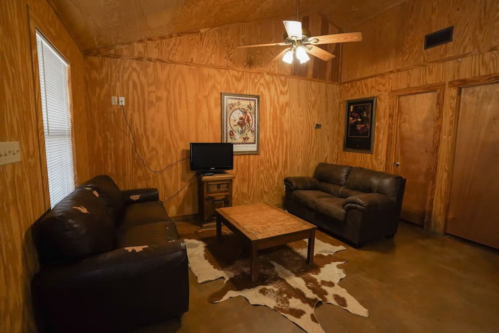Frio Country Resort - Within Walking Distance To The Frio River! - Concan, TX