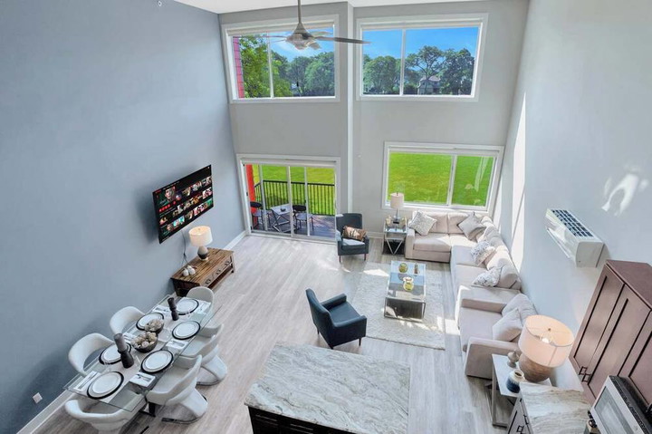 Luxe Condo Overlooking Park - Birmingham, MI