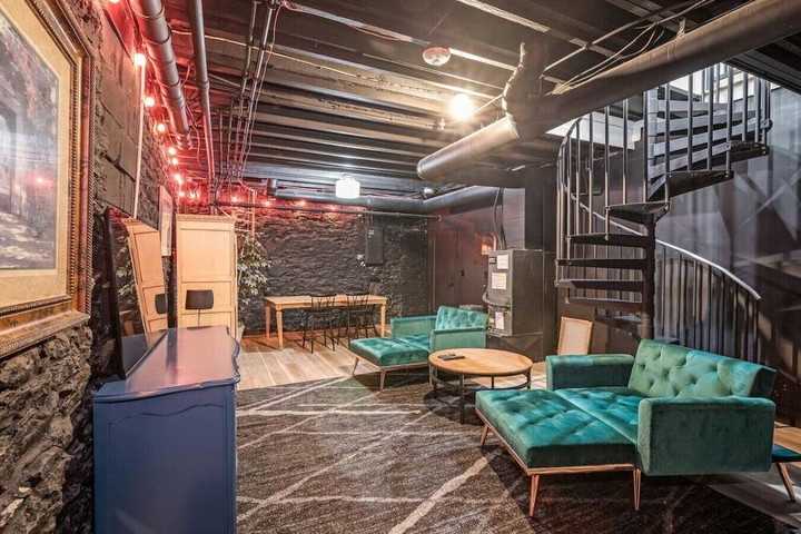 Downtown Elegant Gatsby Loft With Skyline Views - Kansas City, MO