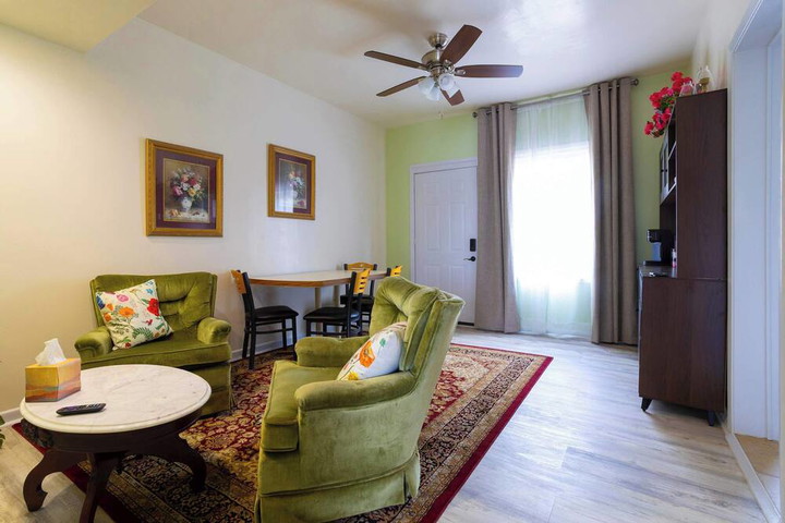 Mariposa Buckeye Retreat For 2 - Kerrville, TX