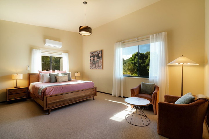 Ned's Bright - Total Luxury - Bright