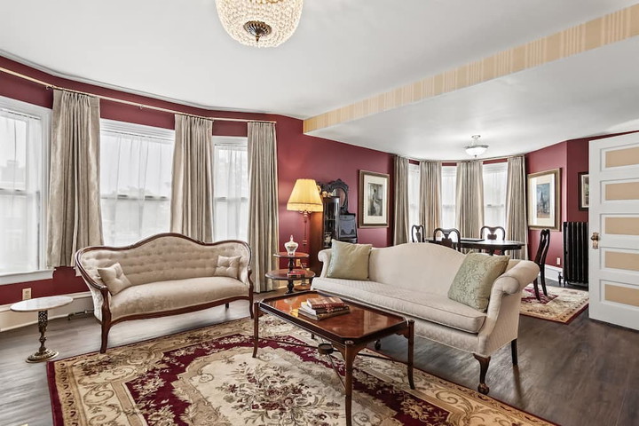 Spacious Historic Escape | 4br Luxury | Walk To Downtown & Landmarks - Springfield, IL