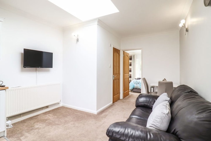 493 Little Wakering Road, With A Garden In Little Wakering - Kent