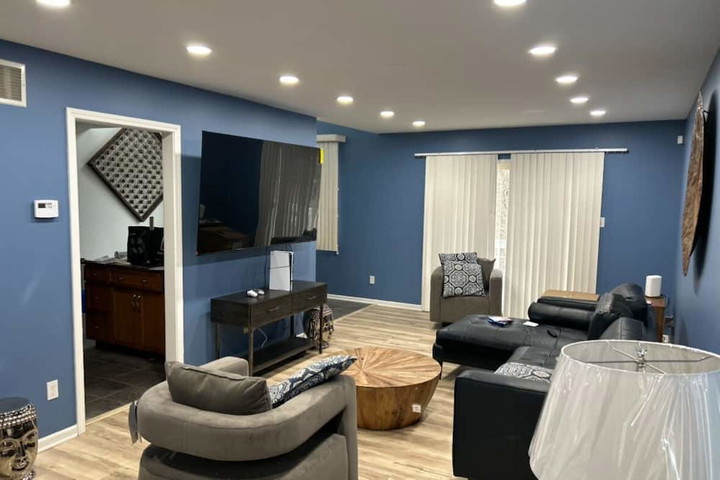Cozy 3-bedroom 3 Bathroom Condo With Ac, Wifi In Charming Miller Beach - Hobart, IN