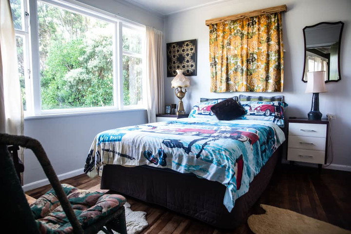 Funky 50's Beach House - Ōtaki Beach
