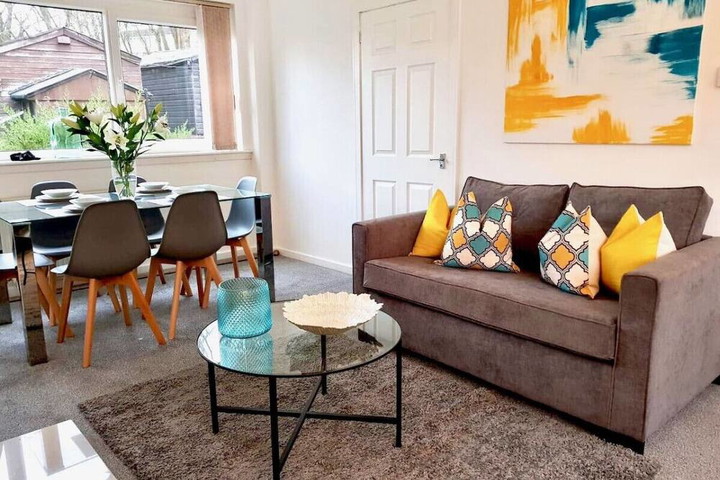 South Calder House - This Beautiful Two Bedroom House - Motherwell