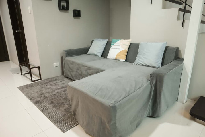 City Center - Modern- Pool Access - 2 Ac - Cebu City