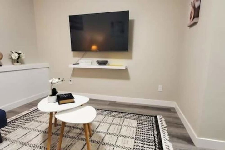 Cozy Basement Suite Near Airport - Winnipeg