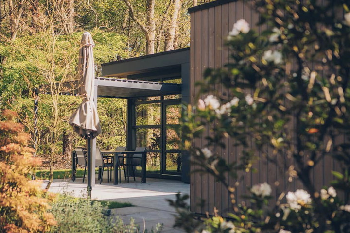 Bosvilla Comfort | 6 Personen: Stylish Holiday Home For 6 With Three Bedrooms, A Modern Kitchen, Air Conditioning And A Beautiful Outdoor Space. Enjoy Comfort And Nature On The Veluwe. - Deventer