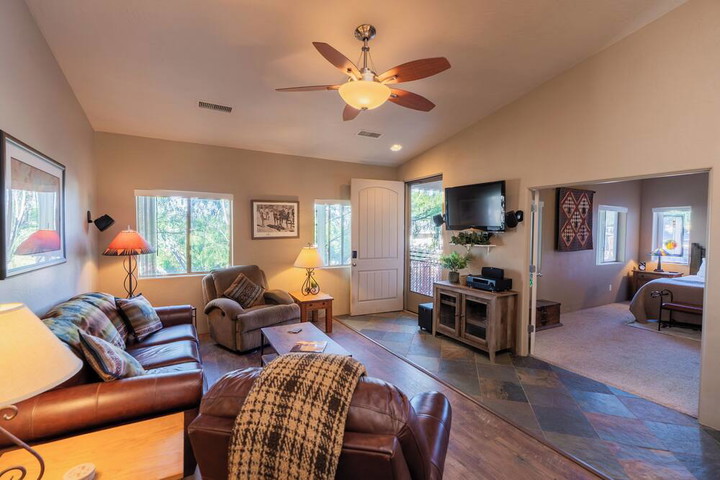 Cozy Charming Retreat With Pond Views Close To Everything - Cottonwood, AZ