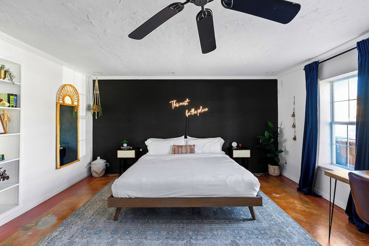 Luxury Rental | Pool | King Bed | Serene - Corpus Christi, TX