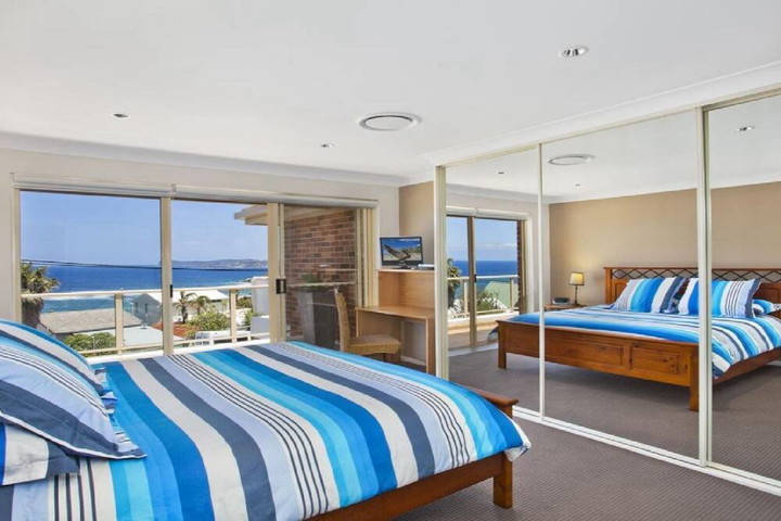 Vista Di Mare | Short Walk To Beach | Accom Holidays - Central Coast
