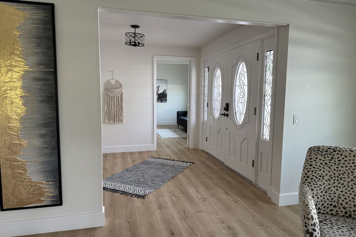 Cheerful 3 Bedroom House Right On The Golf Course. - San Marcos, CA