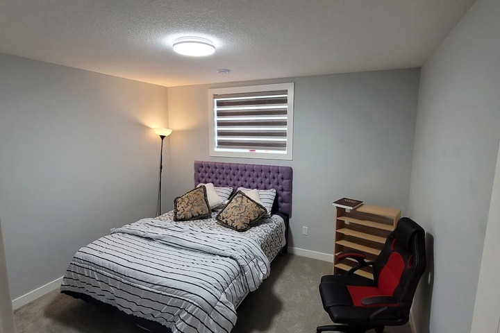 Luxurious Home Away From Home With Ac In A Quiet & Clean Neighborhood Just 4 U - Airdrie