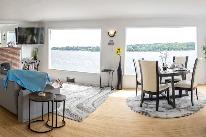 World Cup 2026 | Scenic 25 Minute Ferry To Seattle & Walking Distance To Stadium - Silverdale, WA