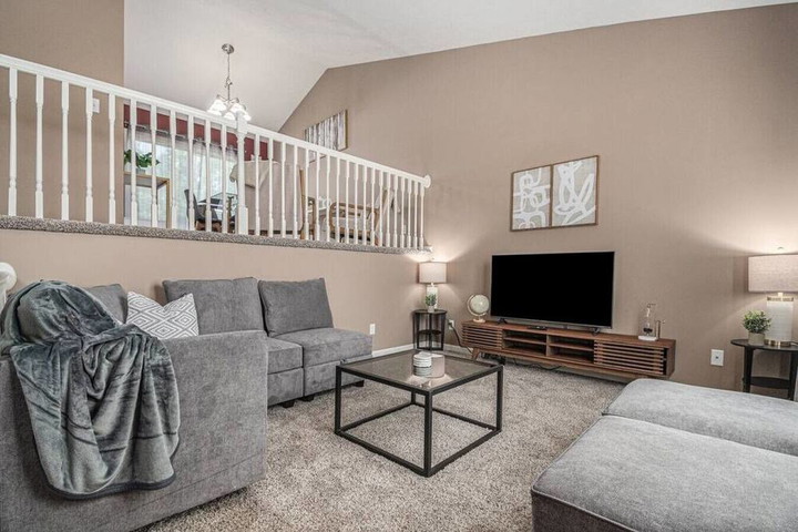 Cozy Omaha Home 3 Bdrm 2 Baths - Omaha, NE