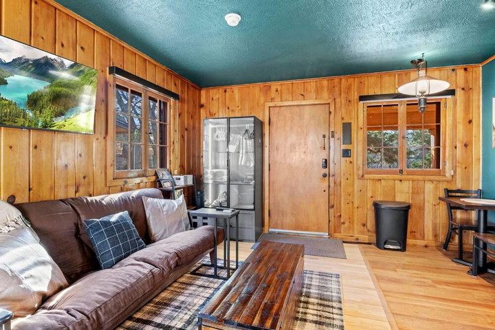 Charming Woodland Cabins With Modern Comforts Near Garden Of The Gods In Colorado Springs, Colorado - Colorado Springs, CO
