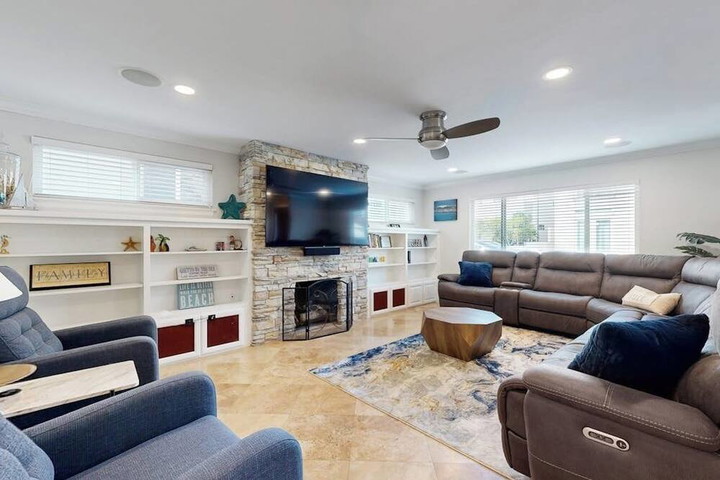 Modern Home Near The Ocean With Wifi, Central Ac, Washer/dryer - Snowbirds Ok - Newport Beach, CA