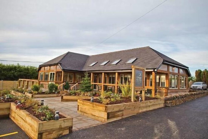 Beautiful Cosy Rustic Farmhouse Alton Towers Peaks - Staffordshire