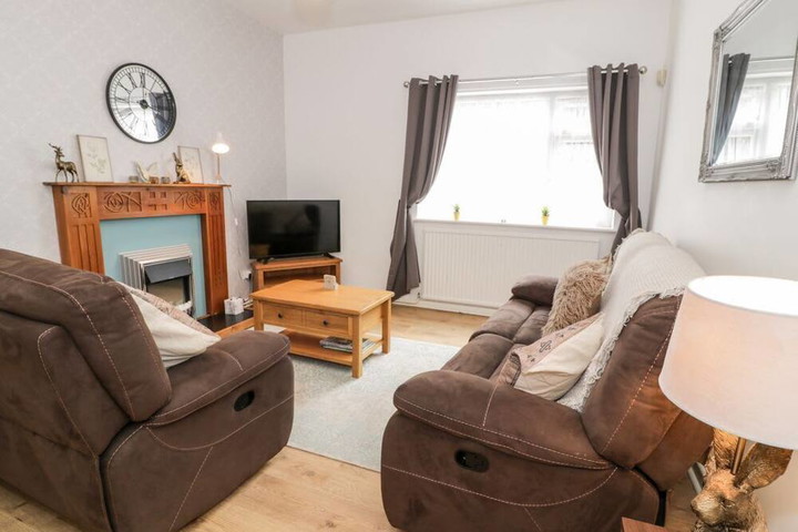 Fairways: A Charming Retreat - Prestatyn