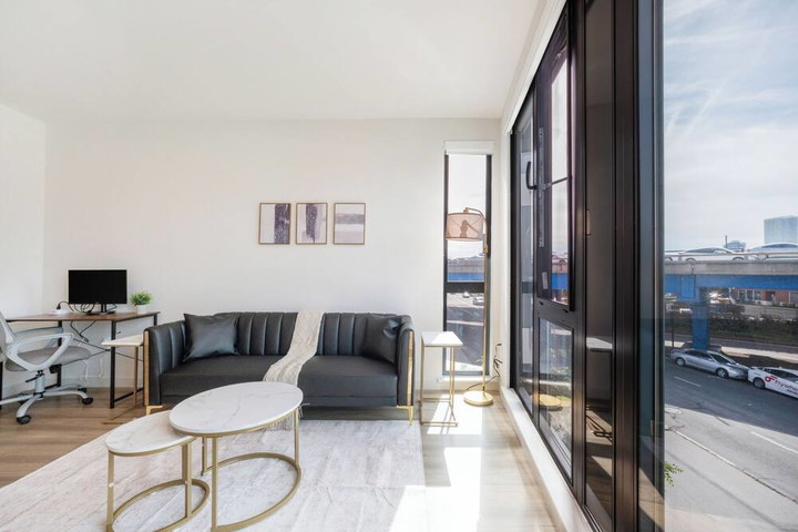 Premium 1-bedroom Apartment With Gym &Work Desk - San Francisco, CA