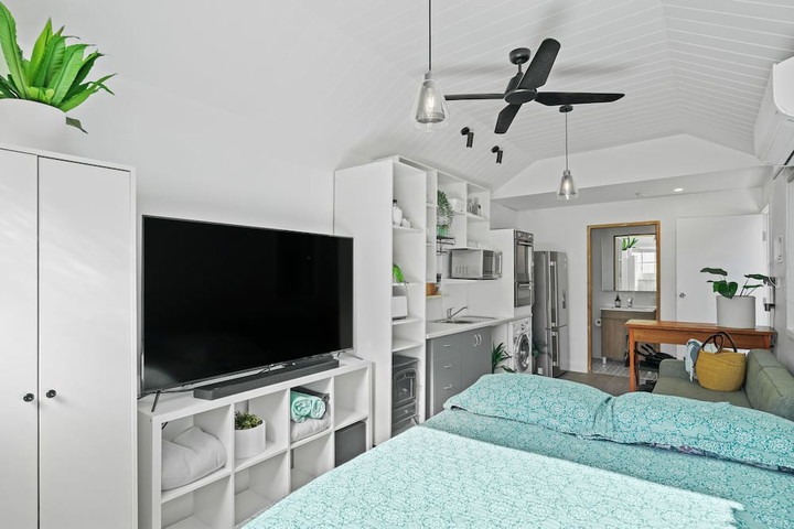 Long Jetty Tiny Home - Central Coast