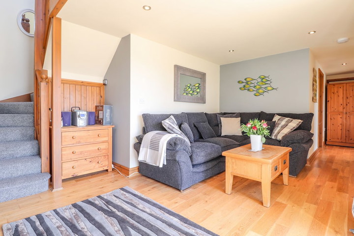 Gwennol Cottage, Pet Friendly, Character Holiday Cottage In Llandeilo - Llandeilo