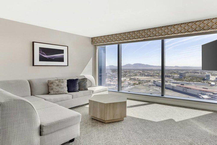 Hilton Grand Vacations Club Elara Center Strip Las Vegas - Las Vegas, NV