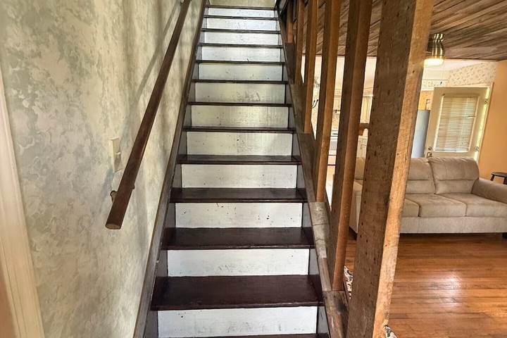 Historic Tyner Trianstation!!! 4-bedroom With Ac In Charming Salt Fork - Cambridge, OH