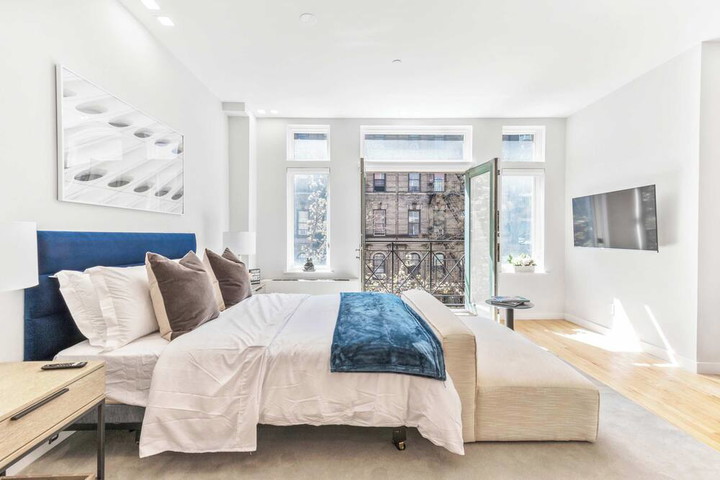 Spacious Studio With Charming Juliet Balcony - Harlem - Manhattan