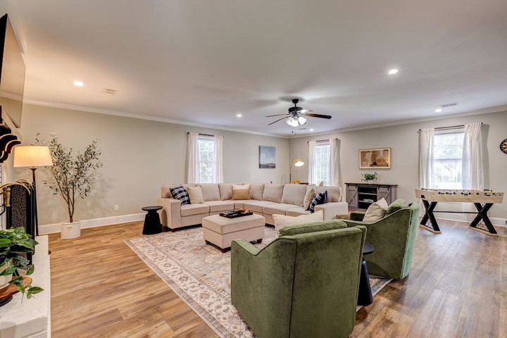 Sprawling Updated Ranch With Fireplace On Wimbledon - Thomasville, GA