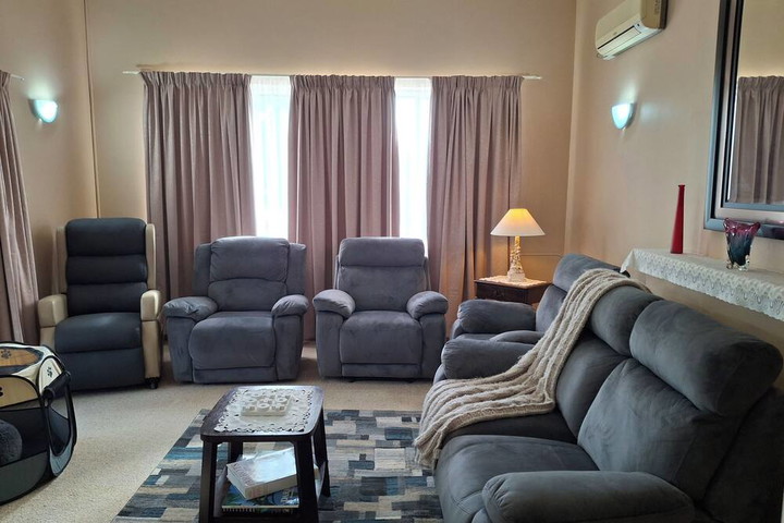 Loxton Holiday Home Pet Friendly, 350m Walk To Shops & River, Wheelchair Access. - Loxton