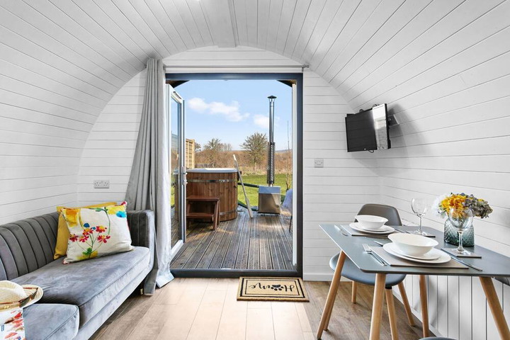 Kingston Black Glamping Pod - Hot Tub - Glastonbury