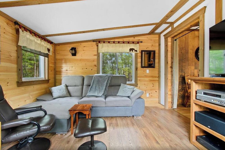 "The Pines Escape" : Un Havre De Paix Modern-rustique à Lac-sainte-marie. - Quebec