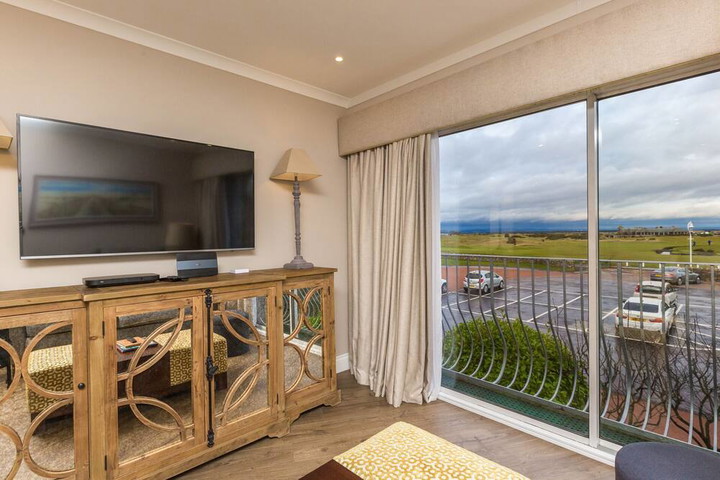 1 Links Crescent 5 Star Selfcatering House Overlooking Old Course In St Andrews - Saint Andrews