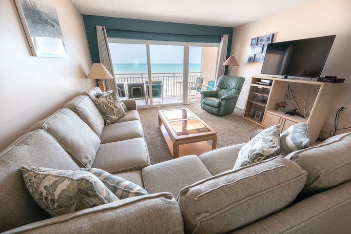 4th Floor Oceanfront 2br Condo W/ Balcony & Beach Views, Unit 448 - Satellite Beach, FL