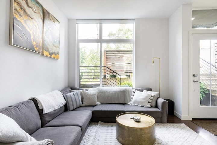 New Townhouse In Capitol Hill! W/rooftop Deck Views! Near Downtown And Sleeps 8! - Renton, WA