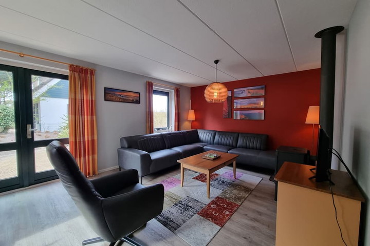 Villa Asurrie, New Sofa And Armchair, Very Nice Garden, Final Cleaning Included. - Julianadorp