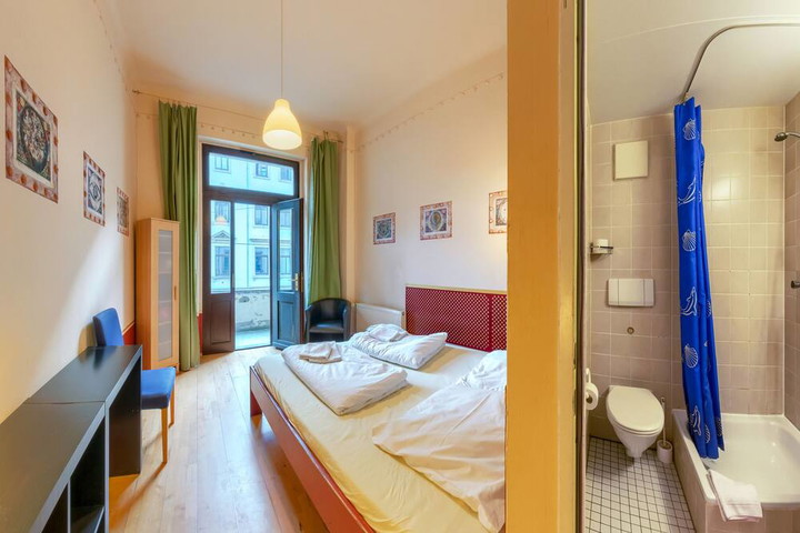 Doppelzimmer Mit Dusche/wc Im Hostel Mondpalast - Dresden