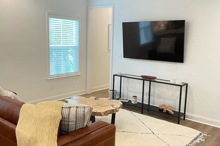 Condo Located Downtown Aiken That's Only A 5-minute Walk To The Alley! - Aiken, SC