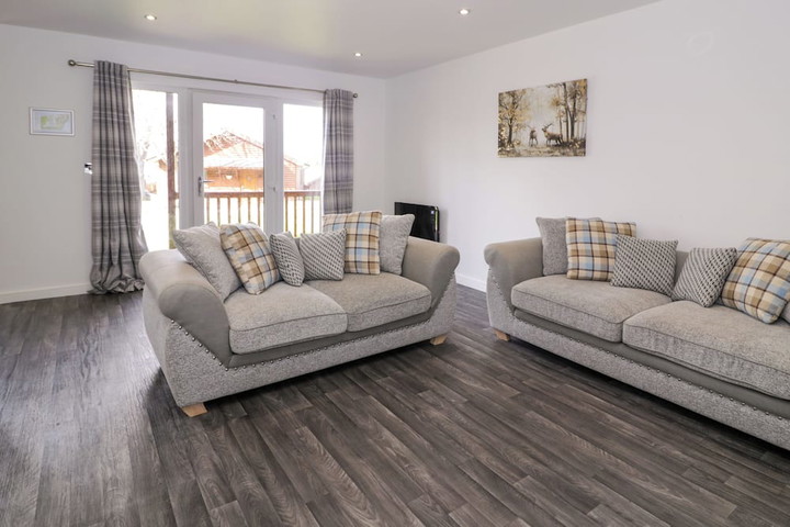 Premier Lodge 72, Pet Friendly, Character Holiday Cottage In Dyserth - North Wales