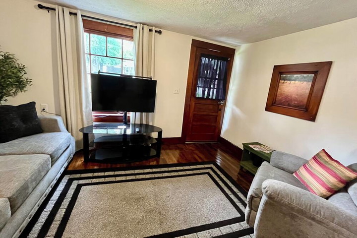Lil House For You - Cullman, AL