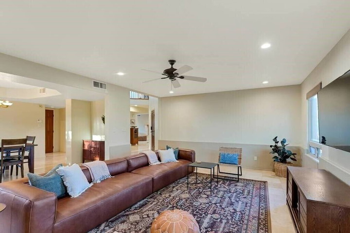 Arnoldo, 5 Bedroom 4 Full Baths, Pool, Hot Tub, Views - Oro Valley, AZ