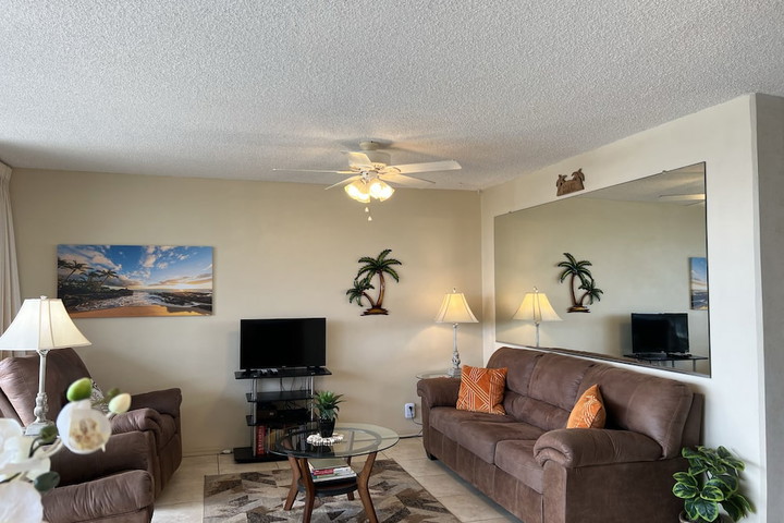 Cozy Top-floor Maui Parkshore Condo - Wailea, HI