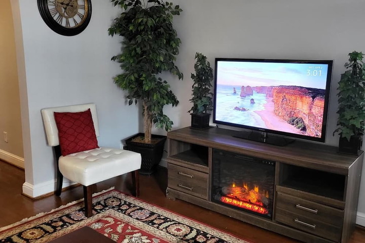 Entire Home In Great Delray Alexandria, 2 Bed, Den,  Big Backyard, Near Old Town - Alexandria, VA