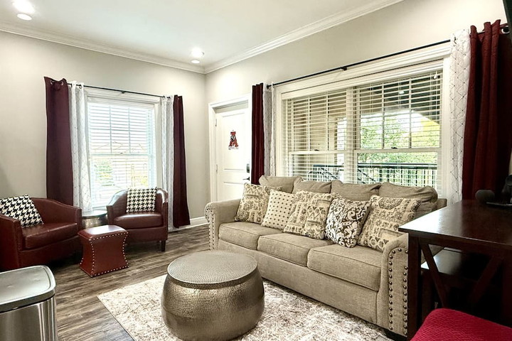 Two Blocks From Bryant-denny Stadium @ The Twelve! - Tuscaloosa, AL